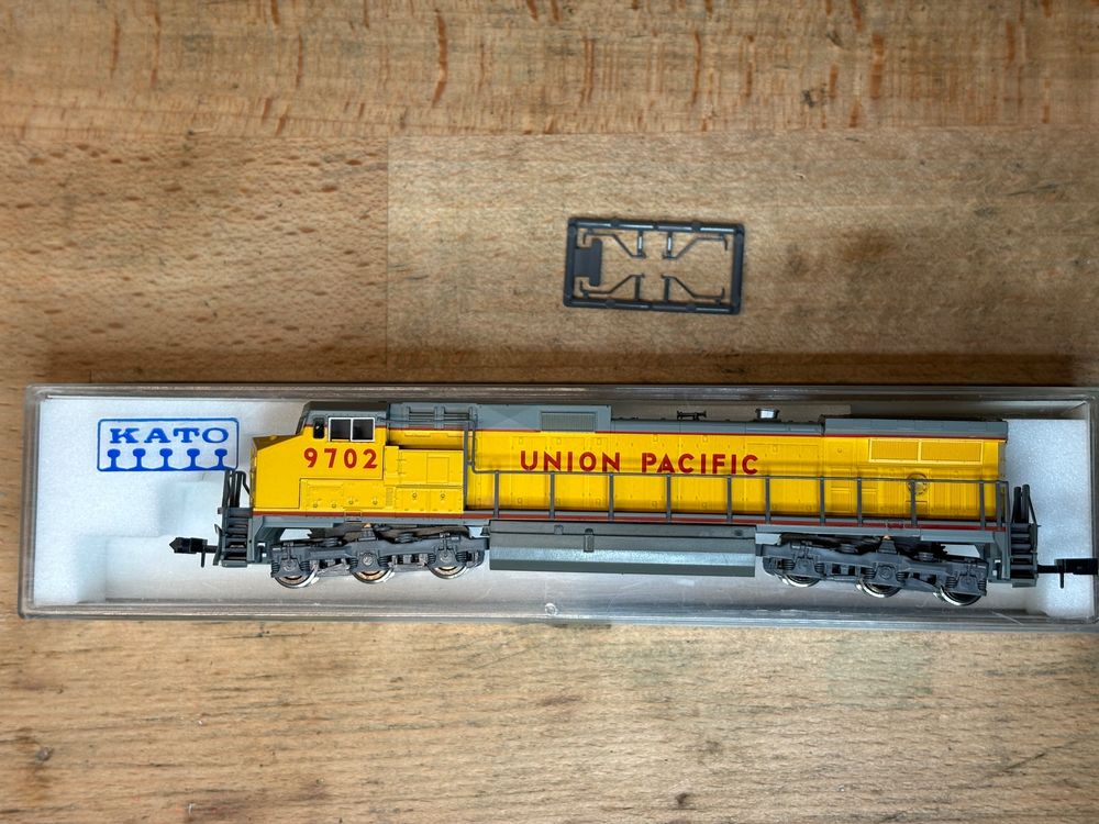 Kato 176-3304 Diesellok UP 9702 (Neu (gemäss Beschreibung)) in ...