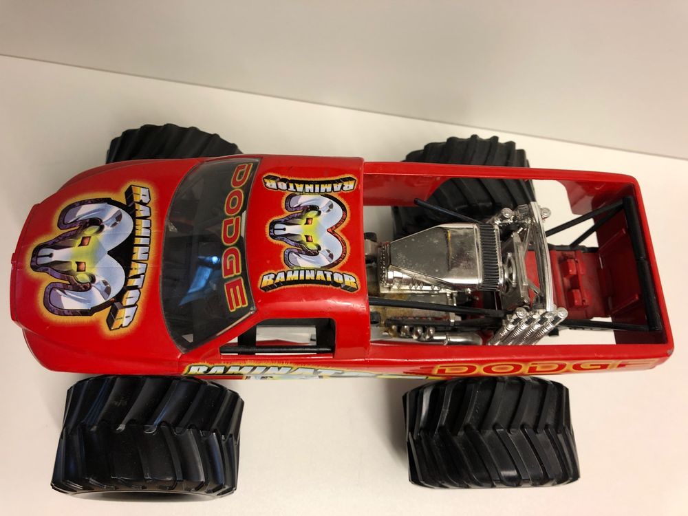 Dodge Ram Monstertruck Raminator 1:18, Muscle Machines, RAR (Gebraucht ...