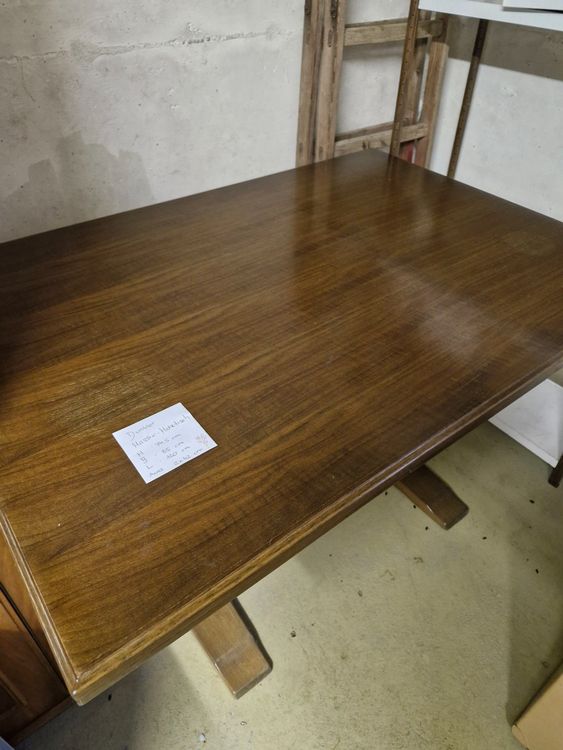 Dunkler, massiver Holztisch, ausziehbar (Gebraucht) in Luthern für CHF 200 – nur Abholung auf ...