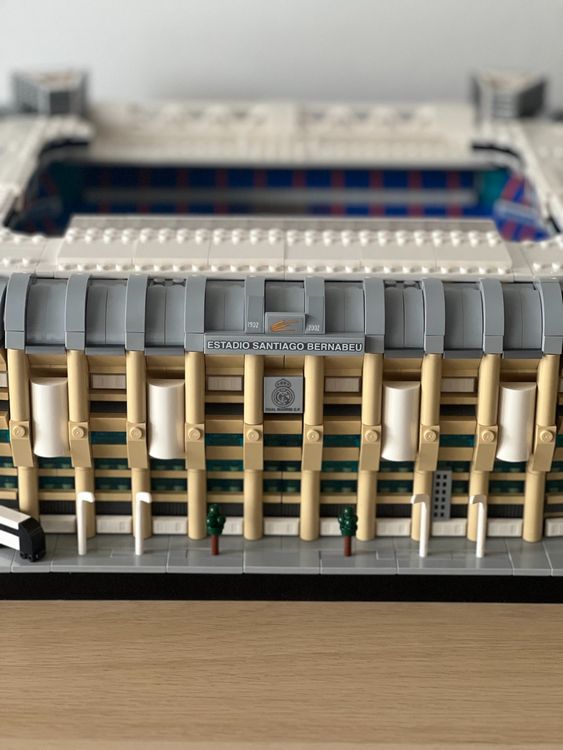 LEGO Set - Nr. 10299 Santiago Bernabeu (Gebraucht) in für CHF 250 – nur ...