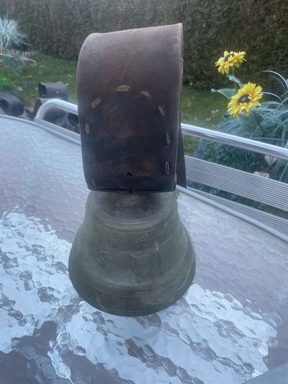 Ancienne cloche de vache suisse 🇨🇭 (D'occasion) à Chessel pour CHF 80 – avec livraison | Acheter ...