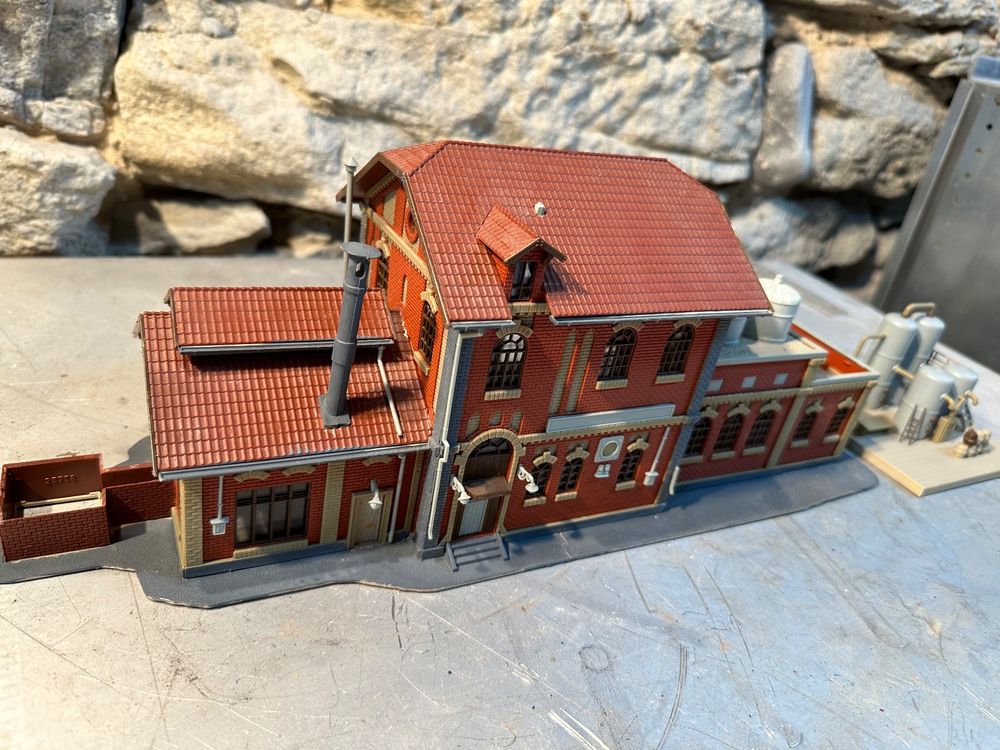 R196 Bahnhof-Gebäude Eisenbahn | Kaufen auf Ricardo