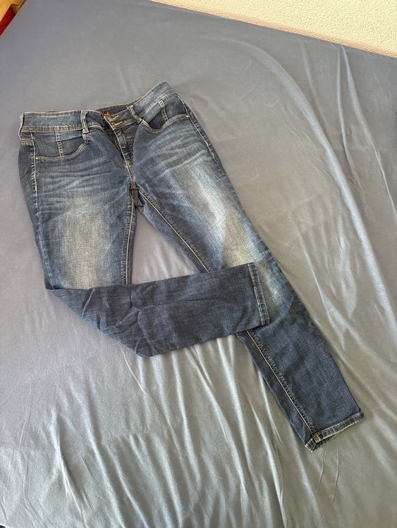 Jeans L95B44 (Gebraucht) in Staufen für CHF 5 – mit Lieferung auf ...