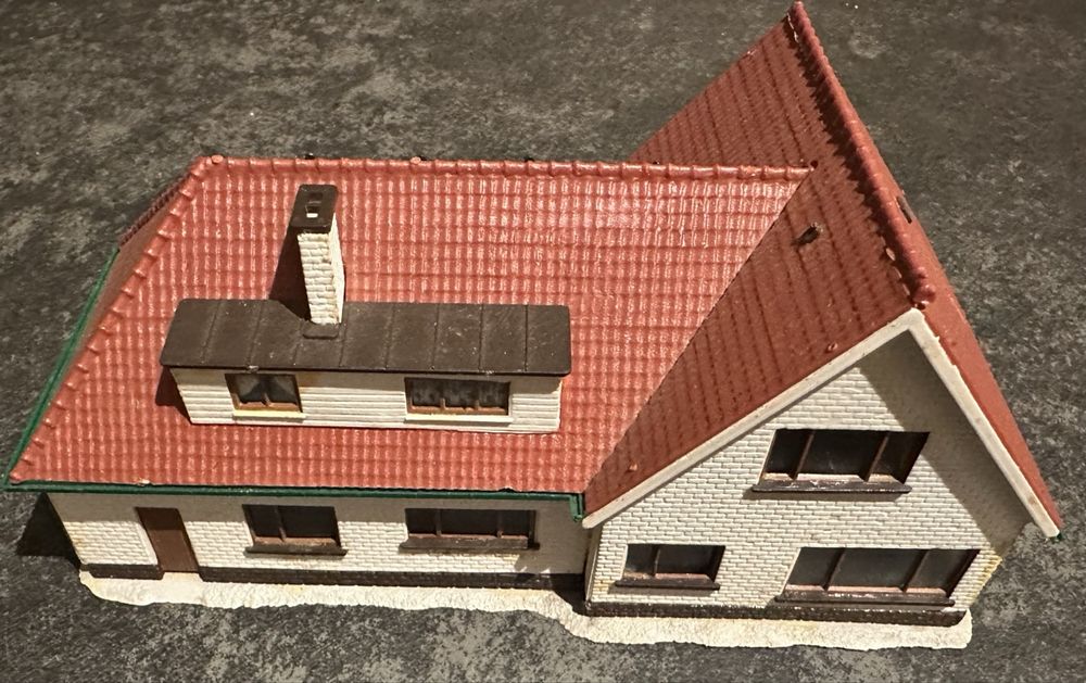 Modelleisenbahn-Haus, detailliert, (Gebraucht) in Liestal für CHF 1 ...