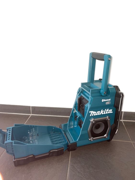 Makita Baustellenradio MR004GZ (Neu und originalverpackt) in Thun für CHF 120 – mit Lieferung ...