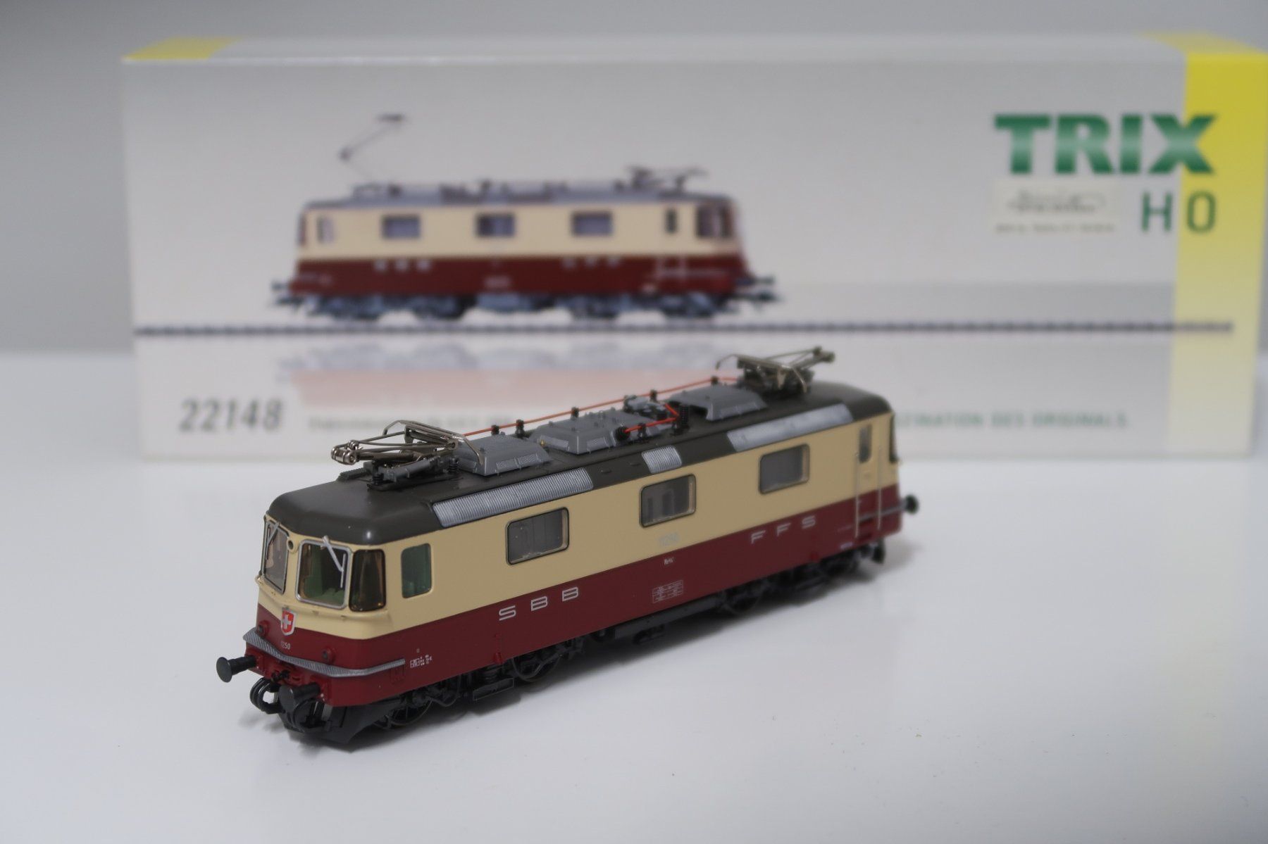 Trix SBB Re 4/4 II 11250 TEE (Gebraucht) in Dättwil AG für CHF 220 ...