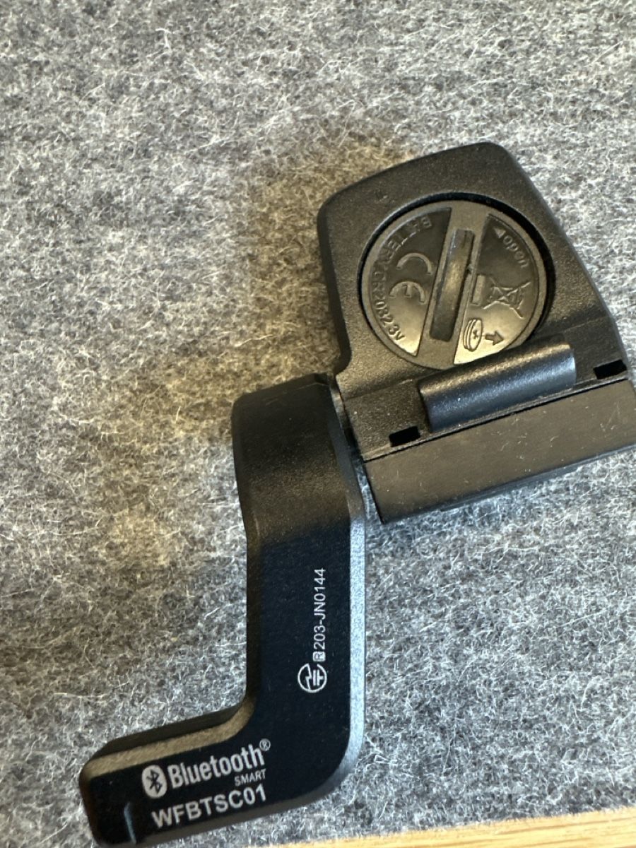 Wahoo Fitness Blue SC Speed and Cadence Sensor - Bike 52 (Gebraucht) in ...
