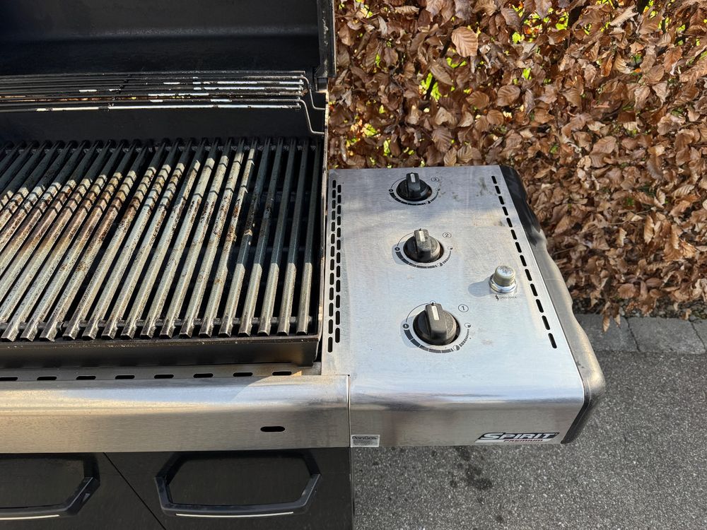 Weber Grill Spirit Premium / Gasgrill (Gebraucht) in Wiesendangen für ...