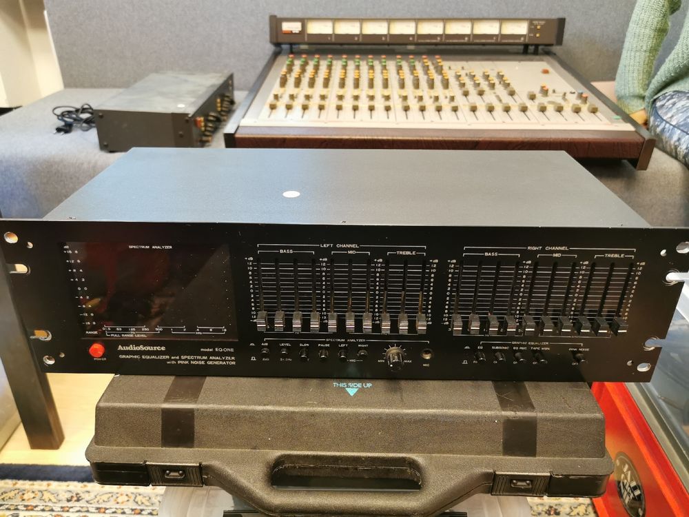 AudioSource EQ1 Equalizer with pink noise made in Japan (Gebraucht) in hinwil für CHF 140 – mit ...