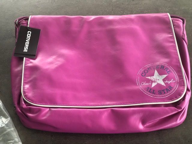 CONVERSE Shoulder Flap BagSchultertasche (Neu und originalverpackt) in ...