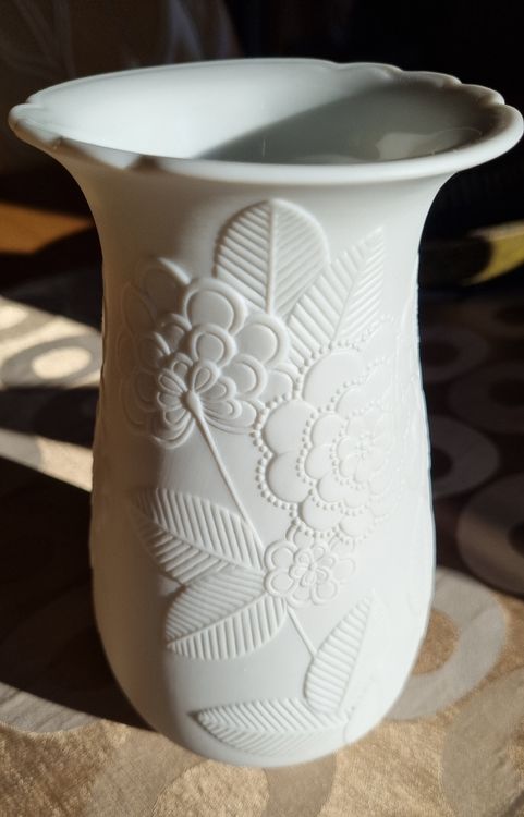 Vase en porcelaine Biscuit Kaiser (Neuf (Voir description)) à Savièse ...