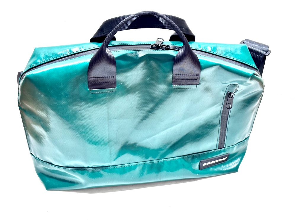 FREITAG F305 ROY Laptop Bag M neuwertig in seltenem Grün!! | Kaufen auf ...