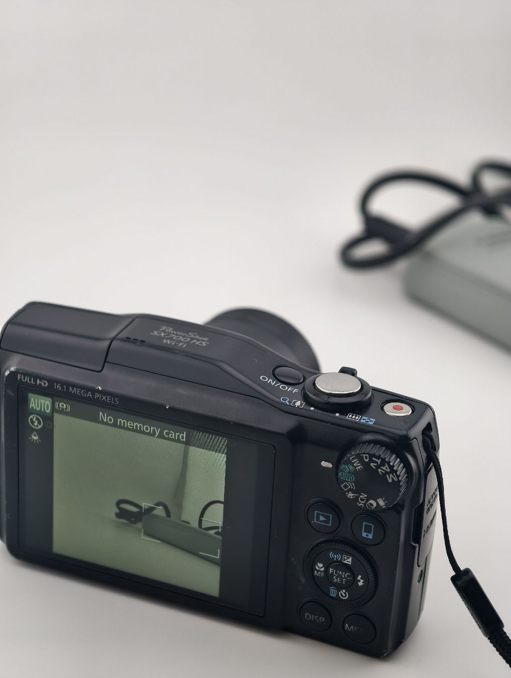 Canon PowerShot SX700 HS digital camera with charger (D'occasion) à ...