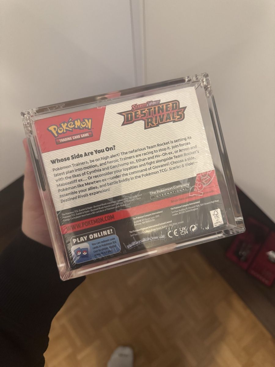 Destined Rivals Display inkl. Acryl Case (Neu (gemäss Beschreibung)) in ...