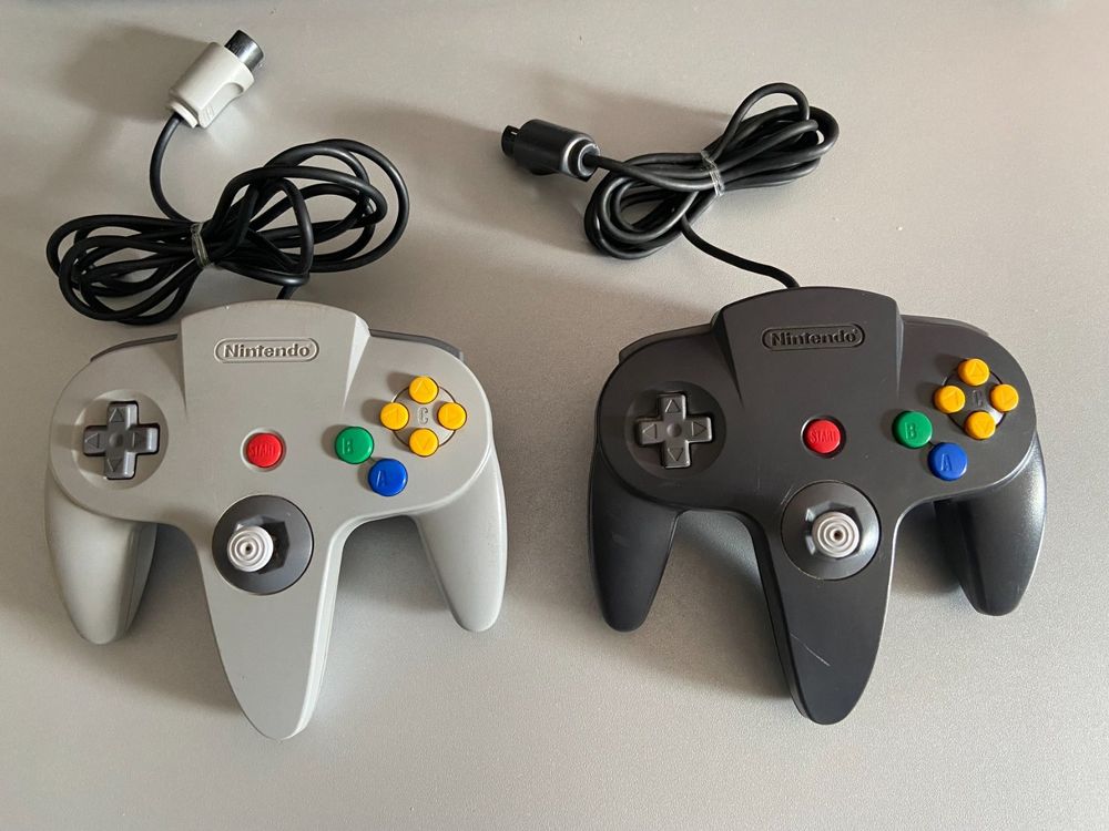 2 N64 NINTENDO 64 ORIGINAL CONTROLLERS PAD'S (Gebraucht) in Rivera für ...