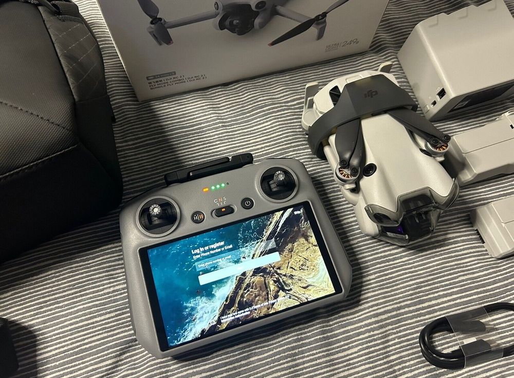 DJI Mini 4 Pro + Fly More Combo + DJI Refresh mit RC2 | Kaufen auf Ricardo