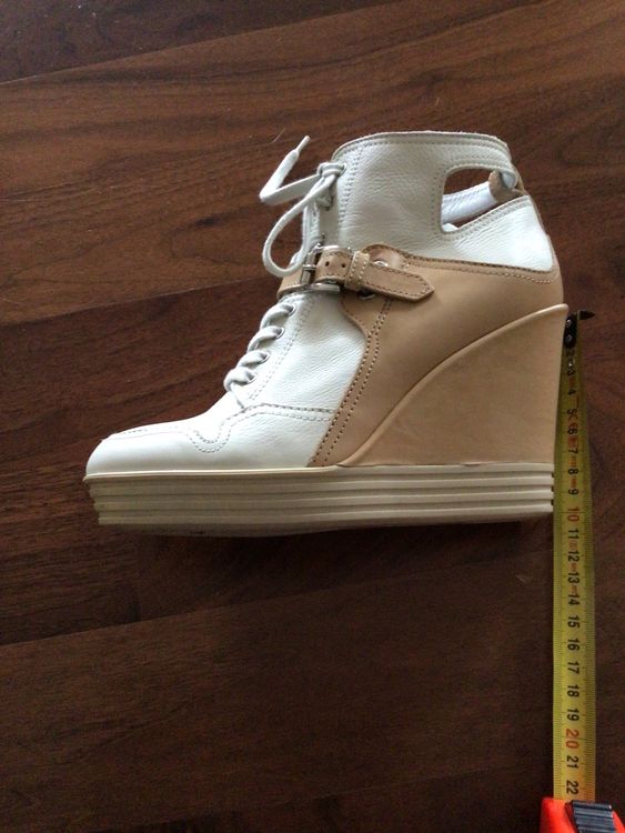 Sportschuhe mit Absatz. // HOGAN (Gebraucht) in Zürich für CHF 80 – mit ...