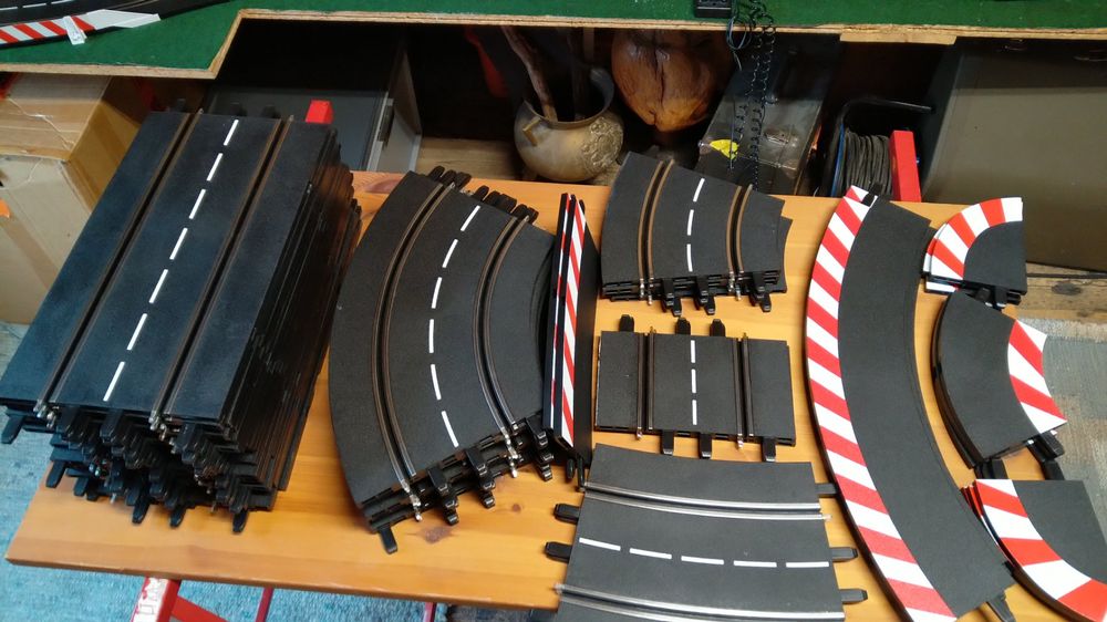 Carrera Evo /1:24 Schienen und Randstreifen 2.Konvolut | Kaufen auf Ricardo