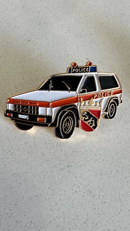 Police Car Pin . (Gebraucht) in Gutenswil für CHF 4 – mit Lieferung auf Ricardo kaufen