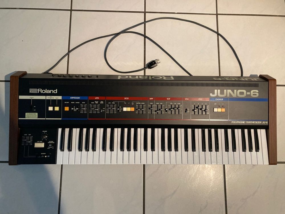 Roland JUNO-6 analoger polyphoner Synthesizer (Gebraucht) in Bonstetten für CHF 1800 – nur ...