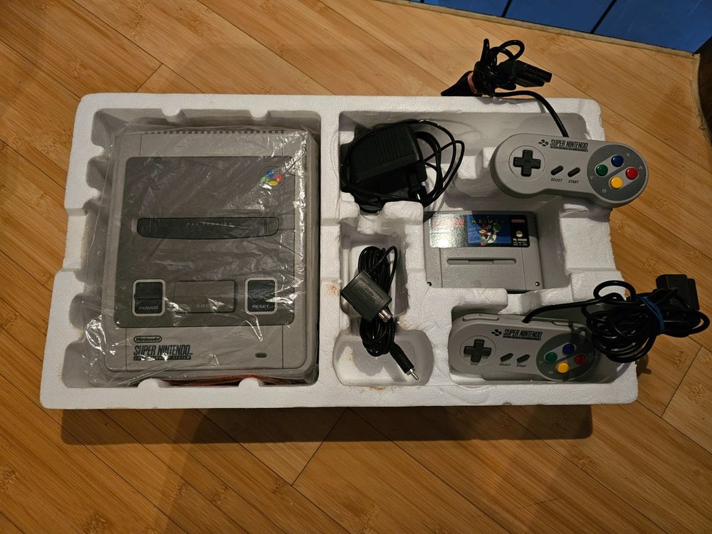 🔥Super Nintendo SNES PAL mit Originalverpackung & Spiel!🔥 (Neu (gemäss ...