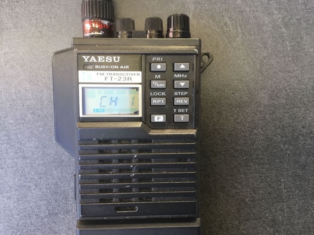 Yaesu FT-23R (D'occasion) à Farvagny-le-Grand pour CHF 30 – avec ...
