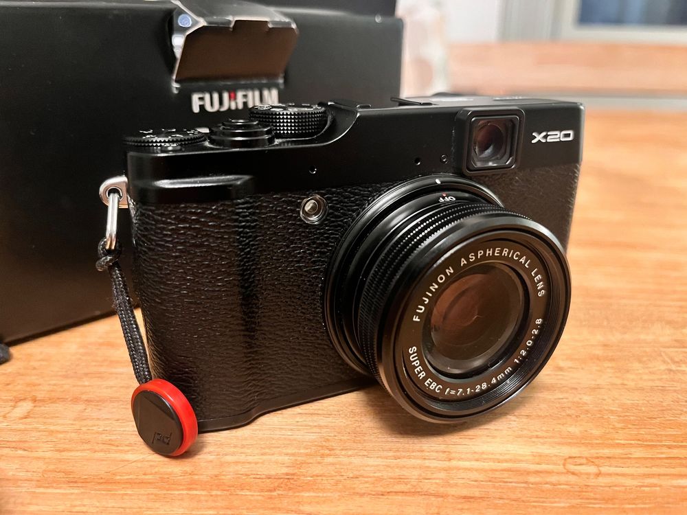 Neuwertige Fujifilm X20 mit Zubehör (Gebraucht) in Luzern für CHF 450 ...