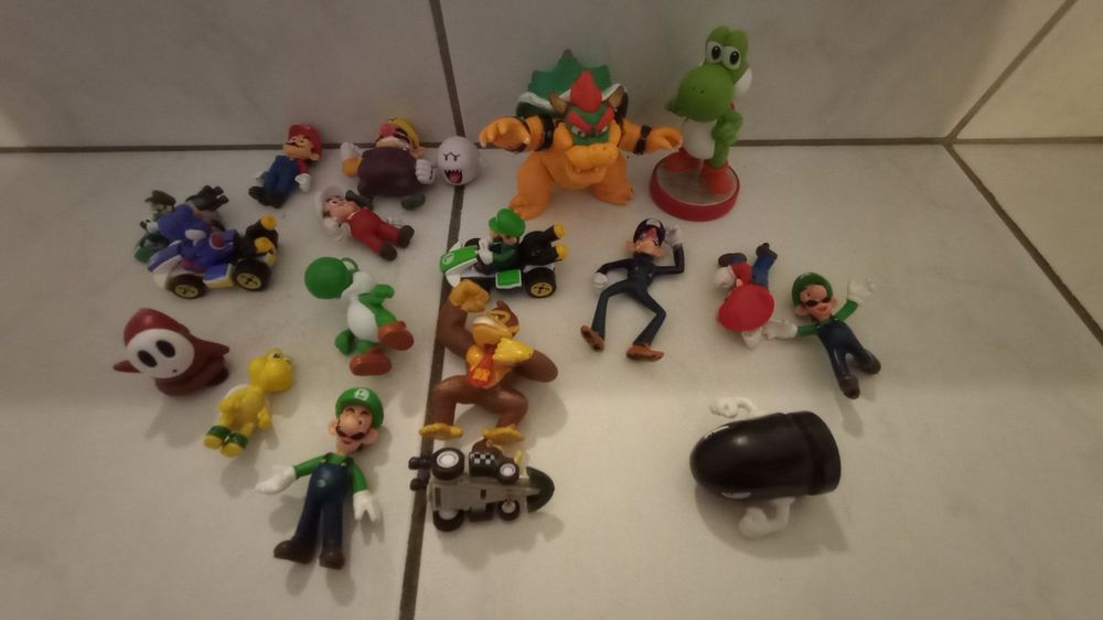 Super Mario Figuren (19 Stück) (Gebraucht) in Tafers für CHF 6 – mit ...