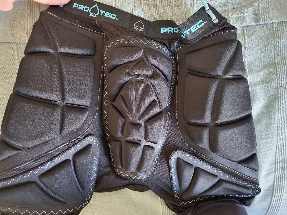 PRO-TEC IPS Hip Pads - Women's - Crashpants Grösse S | Kaufen auf Ricardo