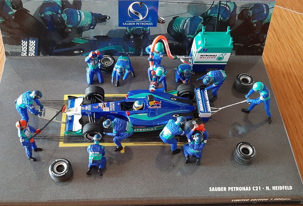 Sauber C21 Red Bull F1 Pit Stop Diorama Minichamps 1:43 | Kaufen auf ...