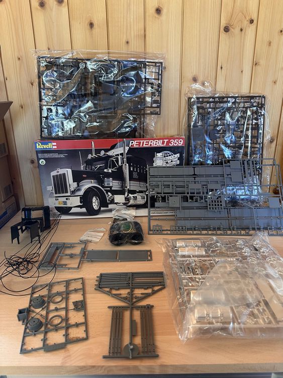Revell Peterbilt 359 Modellbausatz | Kaufen auf Ricardo