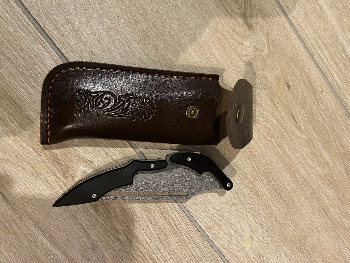 Couteau pliant tactique, lame damassée - État neuf 👍 🔪 49 (Neuf avec ...