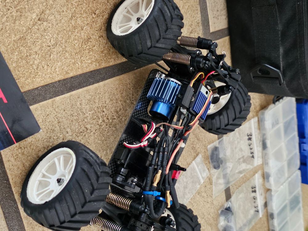 Rc model xray m18t pro 4 wd + m18 pro (Gebraucht) in für CHF 100 – mit ...