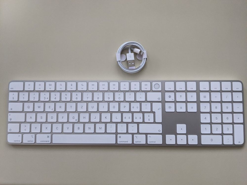 Apple Magic Keyboard mit Touch ID und Ziffern­block | Kaufen auf Ricardo