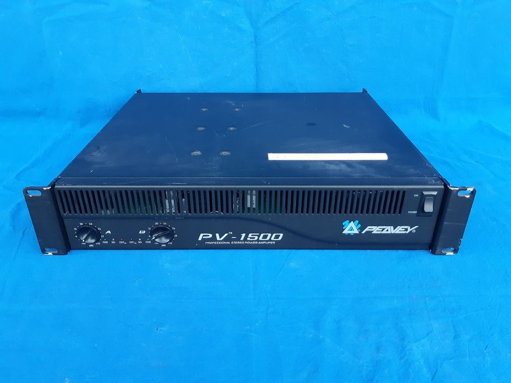 Peavey PV1500 Rackmount Power Amplifier 300W/Channel@ 8 Ohm (Gebraucht ...