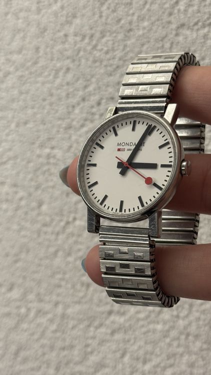 Klassische Mondaine SBB Uhr mit dehnbarem Stahlband (Gebraucht) in Chur ...