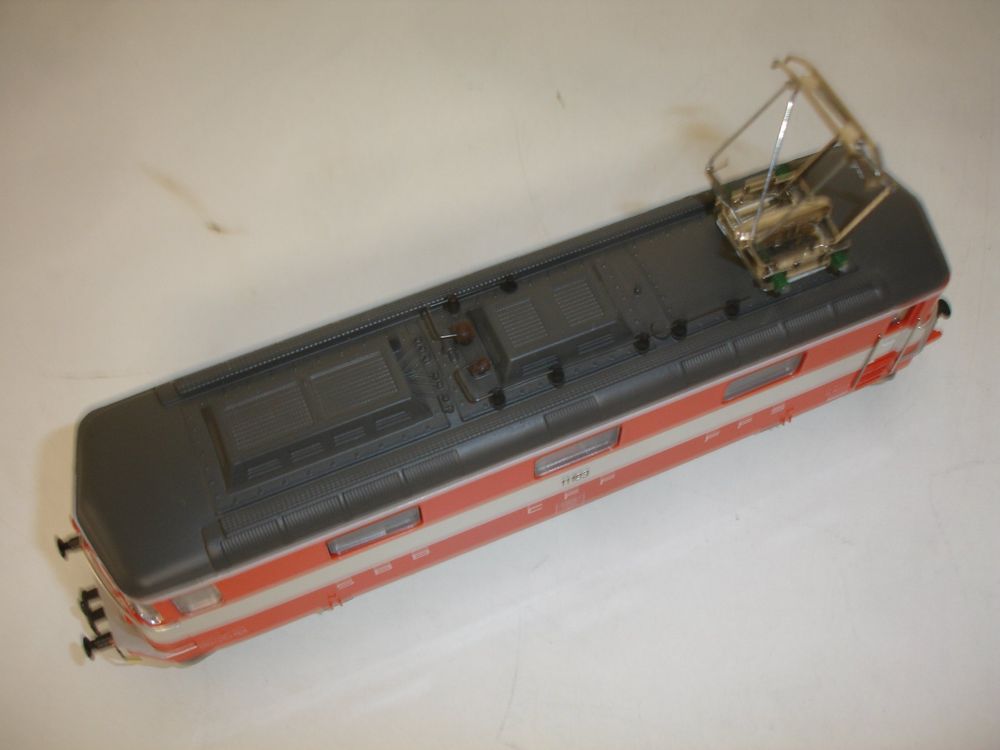 HAG: 211 Lokomotive Re 4/4 II "Swiss Express" SBB CFF (Gebraucht) in Fontaines NE für CHF 130 ...