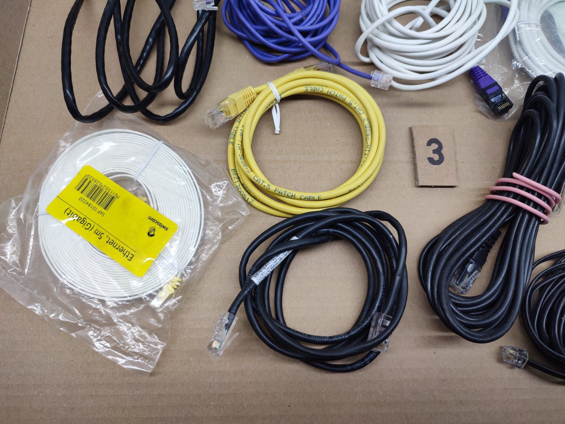 RJ45 Kabel Câbles RJ45 (D'occasion) à Charmoille pour CHF 1 – avec ...