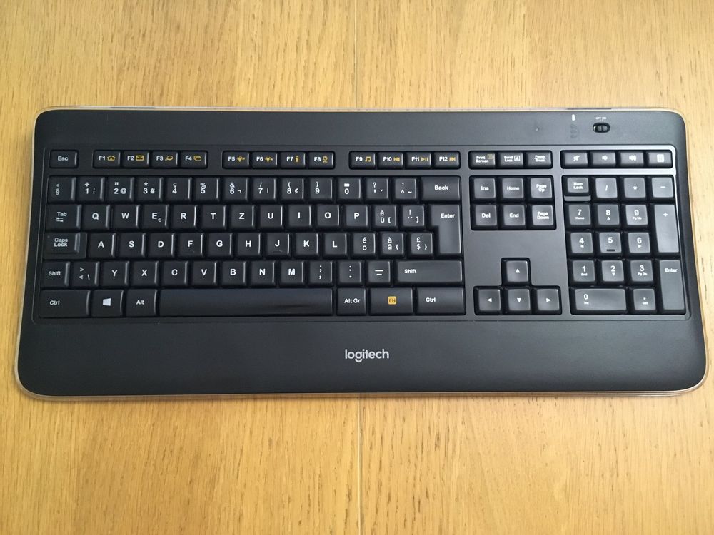 LOGITECH Wireless Illuminated Keyboard K800, super Zustand (Gebraucht ...