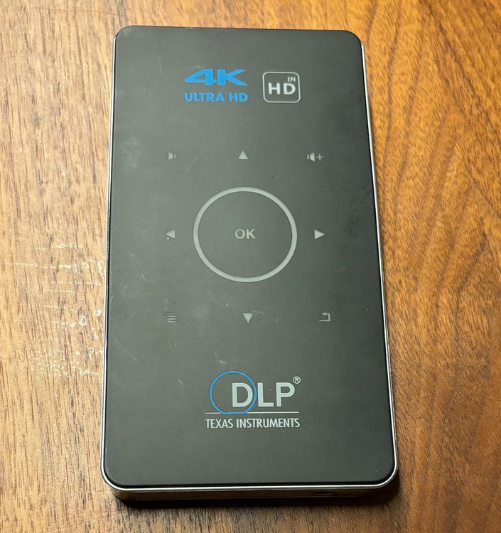 Portabler Mini-Beamer mit Akku, von Texas Instruments (Neu (gemäss ...