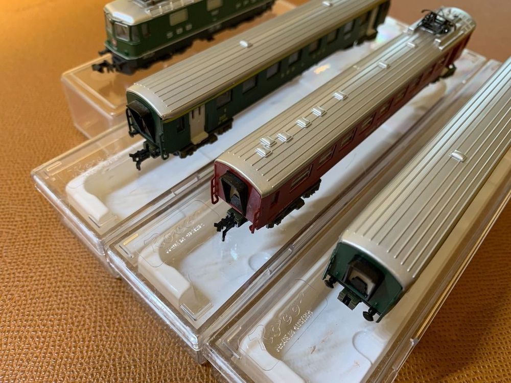 Minitrix 2071 Re 4/4 II 11127 & EW I Zug (Gebraucht) in Zürich für CHF 69 – mit Lieferung auf ...