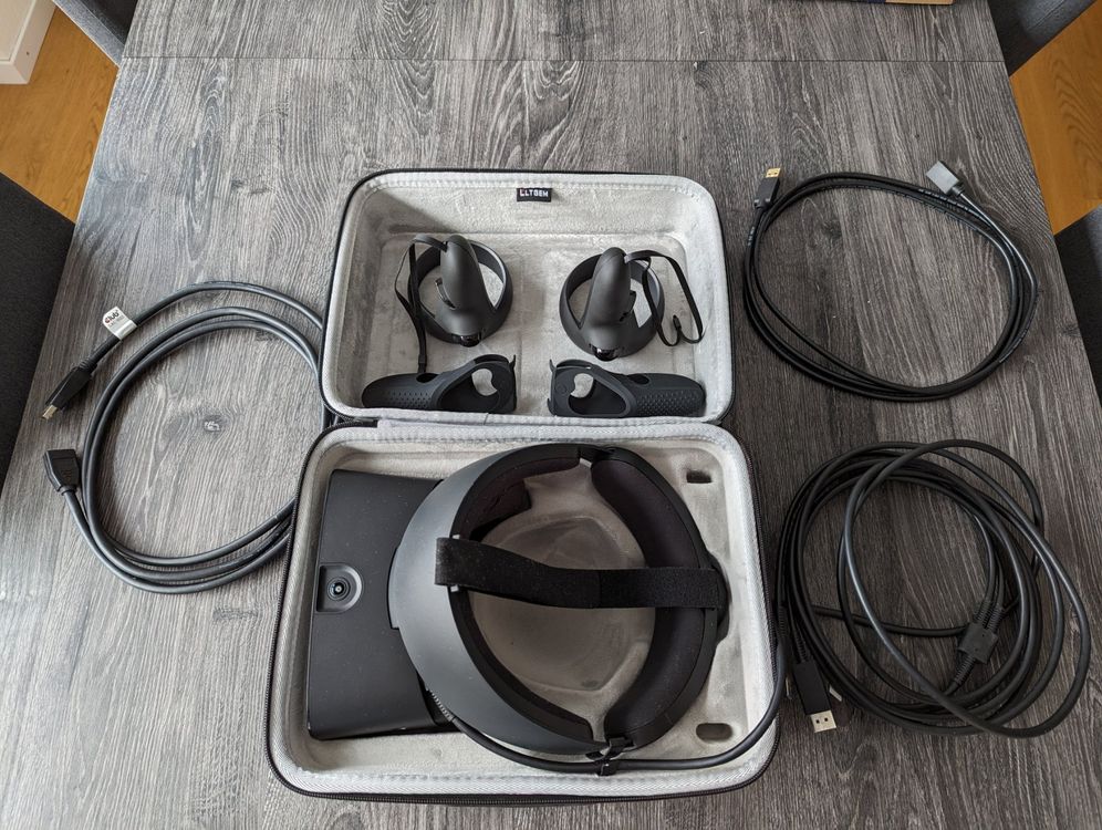 Meta Rift S mit Transportkoffer, Controller Case, Face Cover (Gebraucht ...