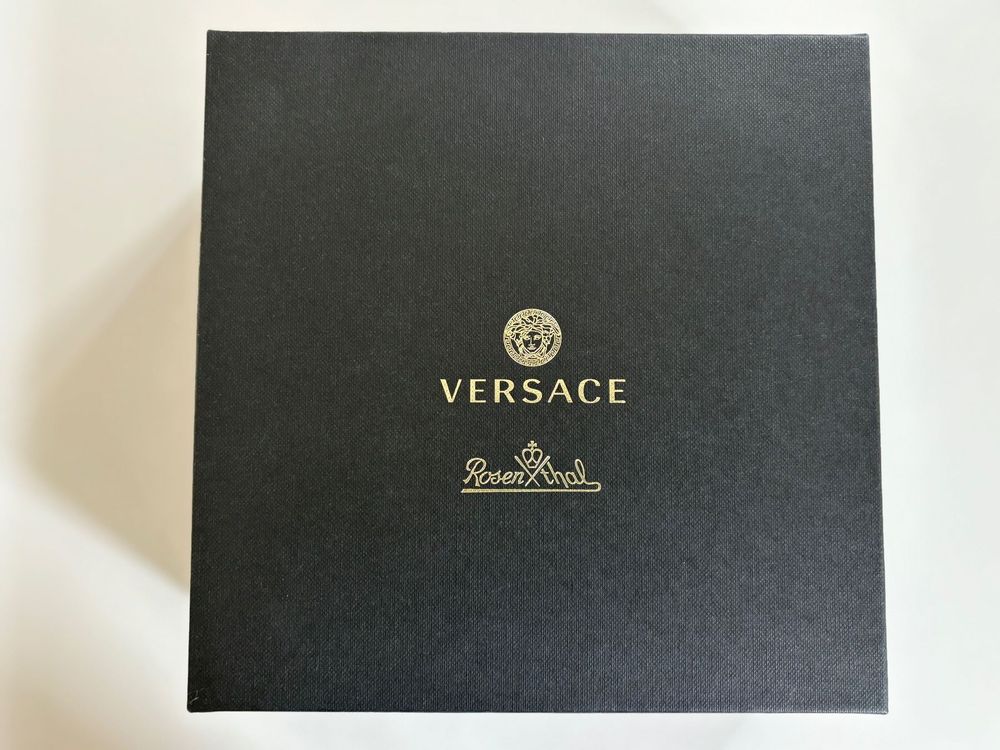 VERSACE Box 18 x 19 cm x 7cm (Neu (gemäss Beschreibung)) in Muzzano für ...