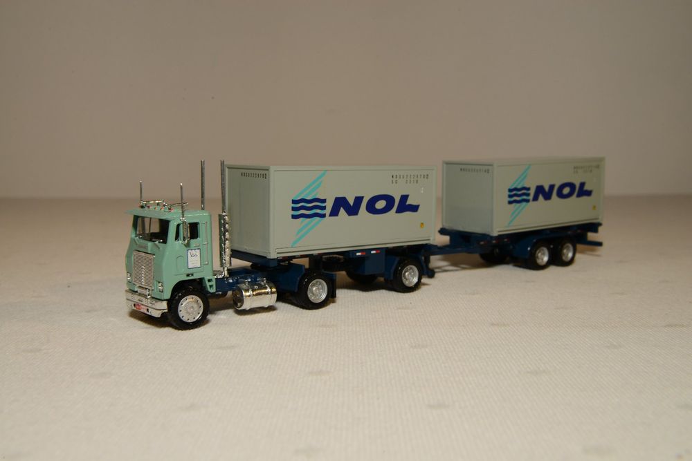 US Truck GMC Container Roadtrain Neptune Orient Lines 1:87 (Gebraucht ...