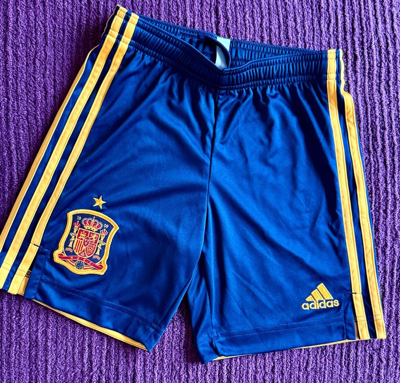 Adidas 1909 Plus Ultra RFCF Spain Soccer Shorts für Kinder (Gebraucht) in RÜSCHLIKON für CHF 5 ...