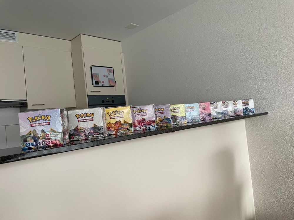 Pokemon Display (Neu und originalverpackt) in für CHF 1901 – nur ...