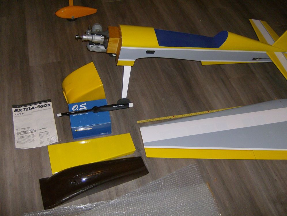 Neue EXTRA 300S komplett mit Motor/Servo (Neu (gemäss Beschreibung)) in ...