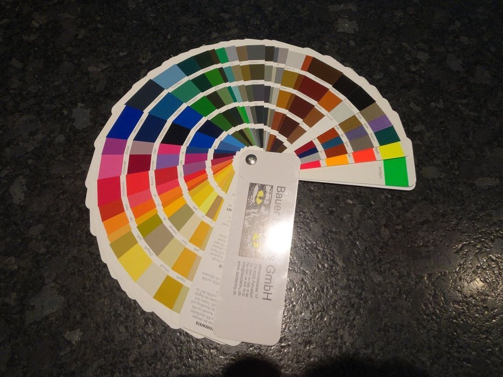 RAL-Farbkarte (Neuf avec emballage d'origine) à Madetswil pour CHF 17 ...