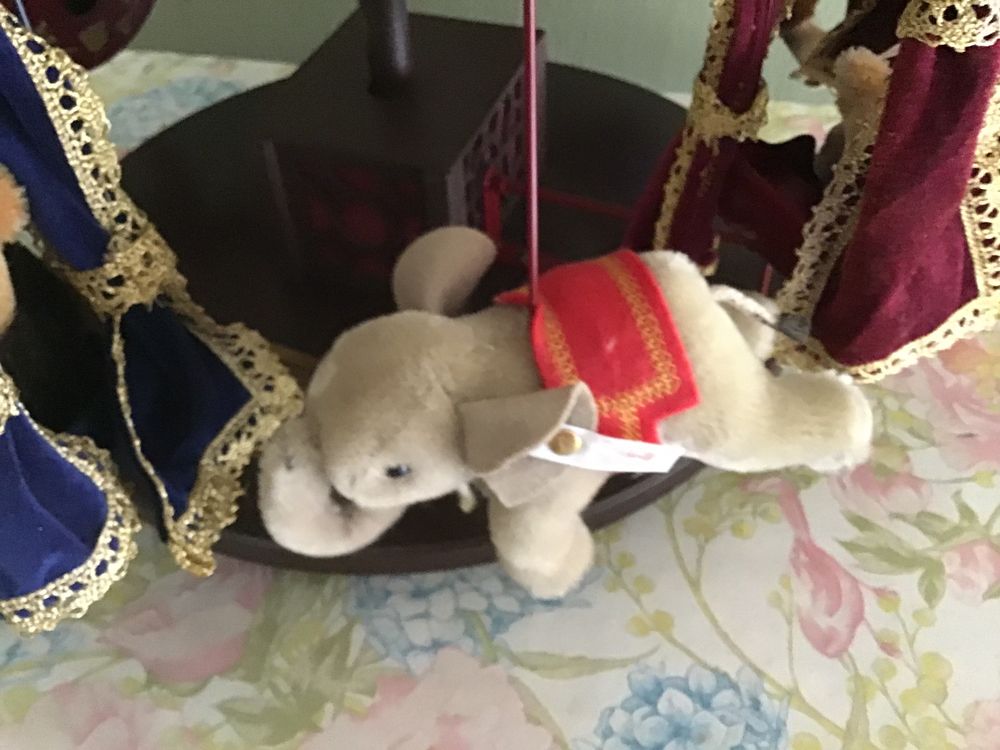 Älteres grosses Steiff Karussell (Gebraucht) in St. Gallen für CHF 1400 ...