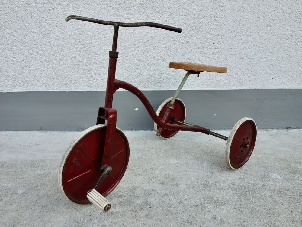 altes weinrotes Dreirad von KEMP Swiss Made (Gebraucht) in Kerzers für ...